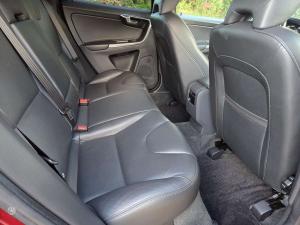 Red Volvo XC60 2015 in Ignalina, with an engine capacity of 2.00 L and mileage of 225 thousand km for 13500 €, photo 9 on AUTOMOTO.COM.LV