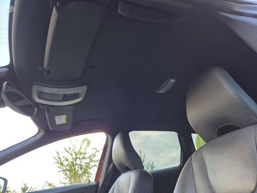 Red Volvo XC60 2015 in Ignalina, with an engine capacity of 2.00 L and mileage of 225 thousand km for 13500 €, photo 13 on AUTOMOTO.COM.LV