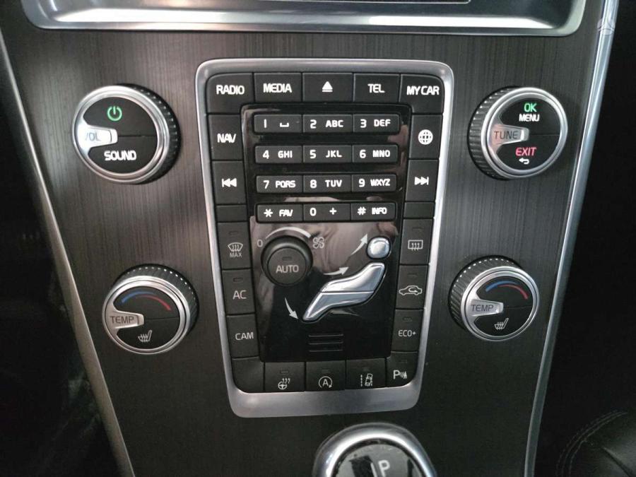 Red Volvo XC60 2015 in Ignalina, with an engine capacity of 2.00 L and mileage of 225 thousand km for 13500 €, photo 15 on AUTOMOTO.COM.LV
