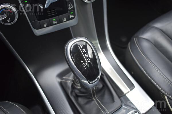 Sarkans Volvo XC60 2015 Kuldīga, ar dzinēja tilpumu 2.40 L un nobraukumu 0 tūkst. km par 12990 €, foto 11 vietnē AUTOMOTO.COM.LV