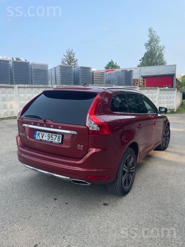 Red Volvo XC60 2017 in Riga, with an engine capacity of 2.40 L and mileage of 114 thousand km for 18100 €, photo 2 on AUTOMOTO.COM.LV