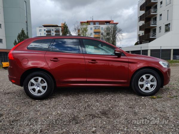 Red Volvo XC60 2017 in Tallinn, with an engine capacity of 2.40 L and mileage of 180 thousand km for 16990 €, photo 7 on AUTOMOTO.COM.LV