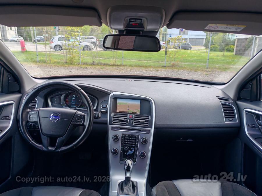 Sarkans Volvo XC60 2017 Tallina, ar dzinēja tilpumu 2.40 L un nobraukumu 180 tūkst. km par 16990 €, foto 17 vietnē AUTOMOTO.COM.LV