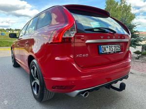 Red Volvo XC60 2017 in Vilnius, with an engine capacity of 2.40 L and mileage of 298 thousand km for 12699 €, photo 6 on AUTOMOTO.COM.LV