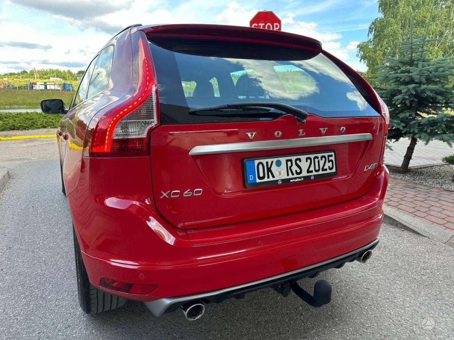 Red Volvo XC60 2017 in Vilnius, with an engine capacity of 2.40 L and mileage of 298 thousand km for 12699 €, photo 7 on AUTOMOTO.COM.LV