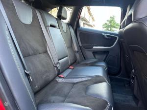 Red Volvo XC60 2017 in Vilnius, with an engine capacity of 2.40 L and mileage of 298 thousand km for 13350 €, photo 26 on AUTOMOTO.COM.LV