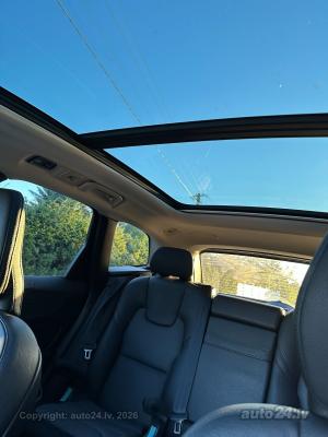 Red Volvo XC60 2018 in Tallinn, with an engine capacity of 2.00 L and mileage of 119 thousand km for 24990 €, photo 9 on AUTOMOTO.COM.LV
