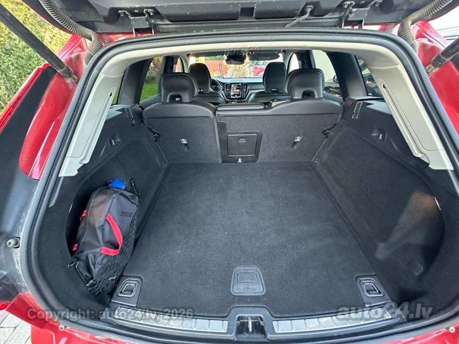 Red Volvo XC60 2018 in Tallinn, with an engine capacity of 2.00 L and mileage of 119 thousand km for 24990 €, photo 12 on AUTOMOTO.COM.LV