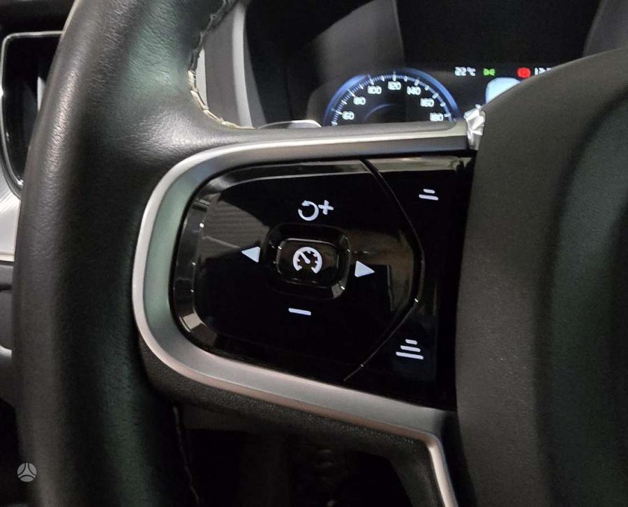 Sarkans Volvo XC60 2019 Šauļi, ar dzinēja tilpumu 1.97 L un nobraukumu 107 tūkst. km par 25900 €, foto 18 vietnē AUTOMOTO.COM.LV