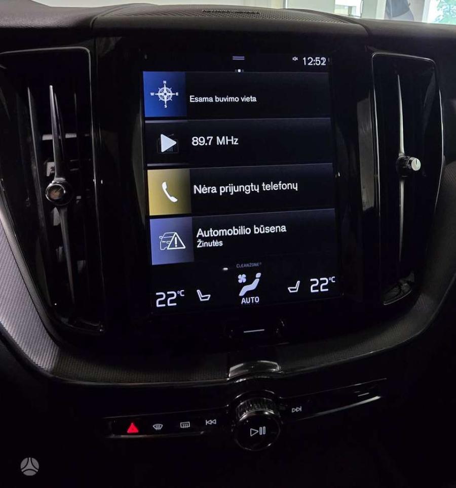Sarkans Volvo XC60 2019 Šauļi, ar dzinēja tilpumu 1.97 L un nobraukumu 107 tūkst. km par 25900 €, foto 24 vietnē AUTOMOTO.COM.LV