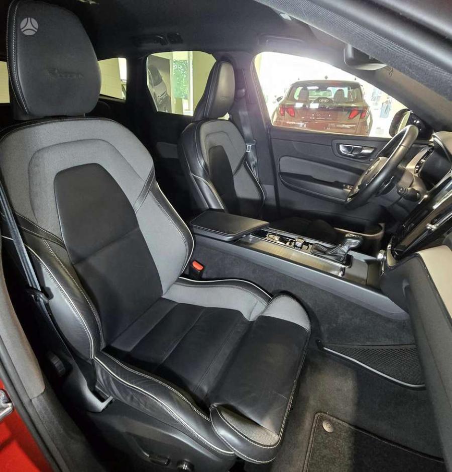 Sarkans Volvo XC60 2019 Šauļi, ar dzinēja tilpumu 1.97 L un nobraukumu 107 tūkst. km par 25900 €, foto 29 vietnē AUTOMOTO.COM.LV