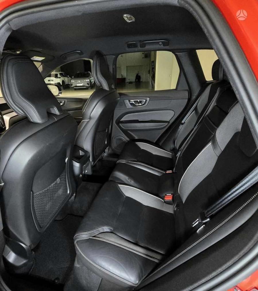 Sarkans Volvo XC60 2019 Šauļi, ar dzinēja tilpumu 1.97 L un nobraukumu 107 tūkst. km par 25900 €, foto 30 vietnē AUTOMOTO.COM.LV