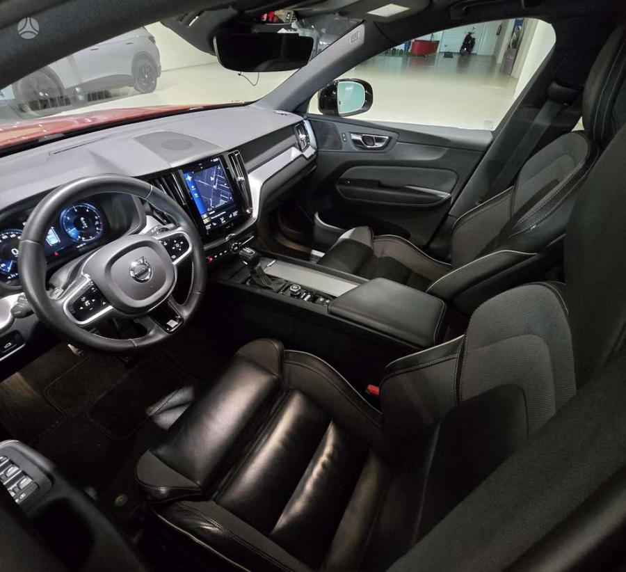 Sarkans Volvo XC60 2019 Šauļi, ar dzinēja tilpumu 1.97 L un nobraukumu 107 tūkst. km par 25900 €, foto 31 vietnē AUTOMOTO.COM.LV