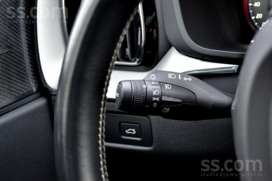 Sarkans Volvo XC60 2020 Tukums, ar dzinēja tilpumu 2.00 L un nobraukumu 214 tūkst. km par 1000 €, foto 28 vietnē AUTOMOTO.COM.LV
