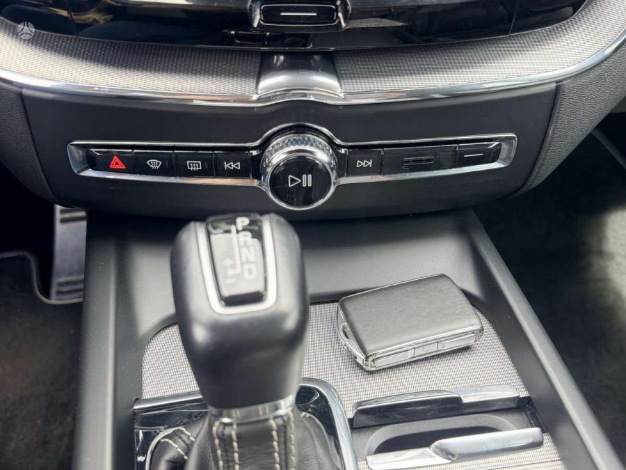 Sarkans Volvo XC60 2020 Kauņa, ar dzinēja tilpumu 1.97 L un nobraukumu 152 tūkst. km par 29900 €, foto 28 vietnē AUTOMOTO.COM.LV
