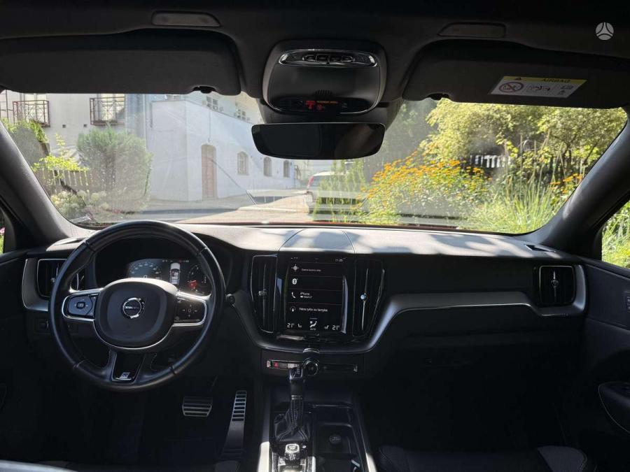 Red Volvo XC60 2020 in Vilnius, with an engine capacity of 1.97 L and mileage of 94 thousand km for 28500 €, photo 7 on AUTOMOTO.COM.LV
