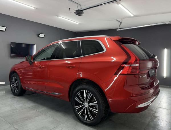 Sarkans Volvo XC60 2021 Utena, ar dzinēja tilpumu 1.97 L un nobraukumu 123 tūkst. km par 28850 €, foto 5 vietnē AUTOMOTO.COM.LV