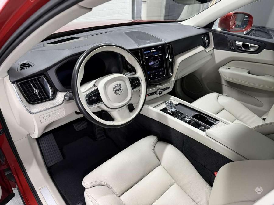 Red Volvo XC60 2021 in Utena, with an engine capacity of 1.97 L and mileage of 123 thousand km for 28850 €, photo 16 on AUTOMOTO.COM.LV