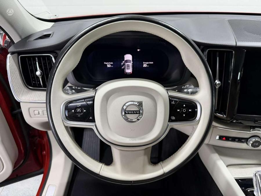Red Volvo XC60 2021 in Utena, with an engine capacity of 1.97 L and mileage of 123 thousand km for 28850 €, photo 17 on AUTOMOTO.COM.LV