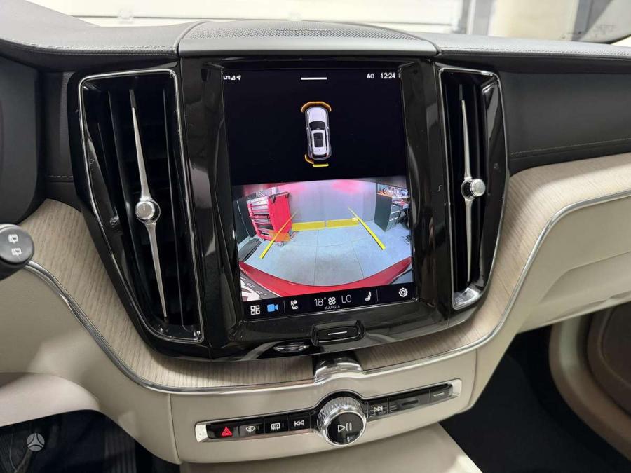 Red Volvo XC60 2021 in Utena, with an engine capacity of 1.97 L and mileage of 123 thousand km for 28850 €, photo 21 on AUTOMOTO.COM.LV