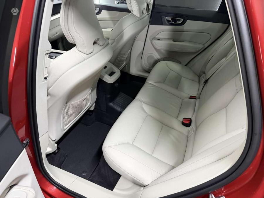 Red Volvo XC60 2021 in Utena, with an engine capacity of 1.97 L and mileage of 123 thousand km for 28850 €, photo 35 on AUTOMOTO.COM.LV