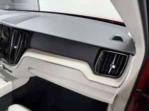 Red Volvo XC60 2021 in Utena, with an engine capacity of 1.97 L and mileage of 123 thousand km for 28850 €, photo 48 on AUTOMOTO.COM.LV