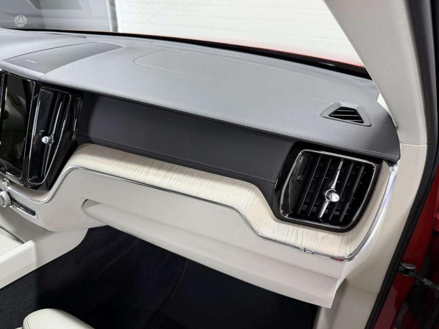 Red Volvo XC60 2021 in Utena, with an engine capacity of 1.97 L and mileage of 123 thousand km for 28850 €, photo 48 on AUTOMOTO.COM.LV