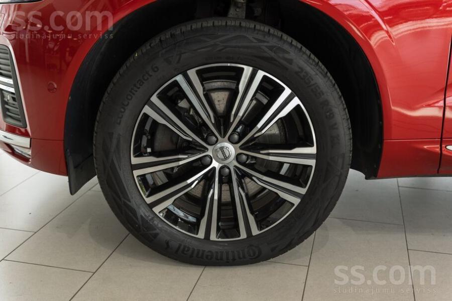 Red Volvo XC60 2022 in Riga, with an engine capacity of 2.00 L and mileage of 34 thousand km for 35900 €, photo 13 on AUTOMOTO.COM.LV