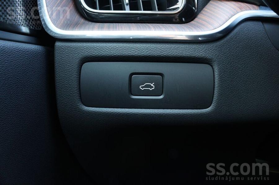 Red Volvo XC60 2023 in Riga, with an engine capacity of 2.00 L and mileage of 117 thousand km for 36900 €, photo 25 on AUTOMOTO.COM.LV