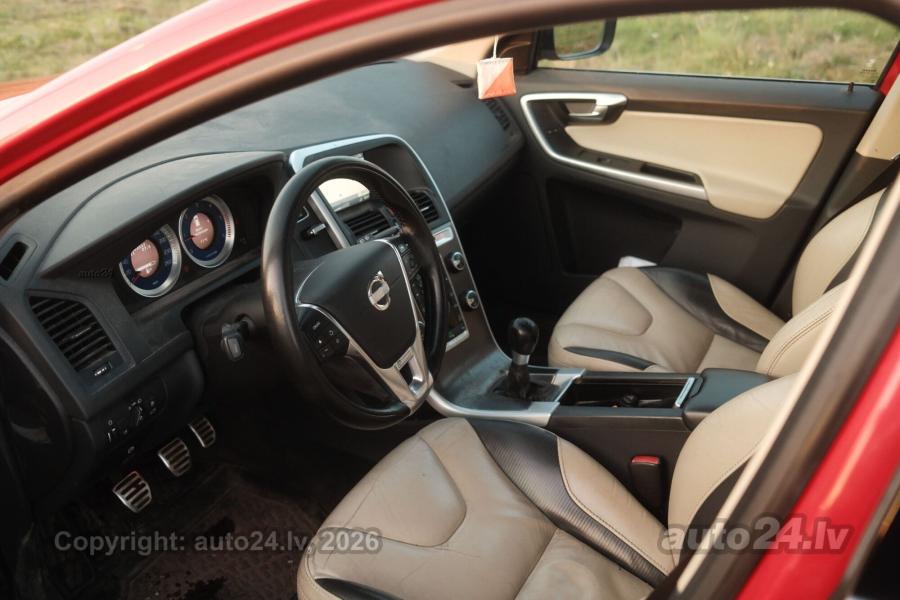 Red Volvo XC60 2011 in Tallinn, with an engine capacity of 2.40 L and mileage of 0 thousand km for 8000 €, photo 4 on AUTOMOTO.COM.LV