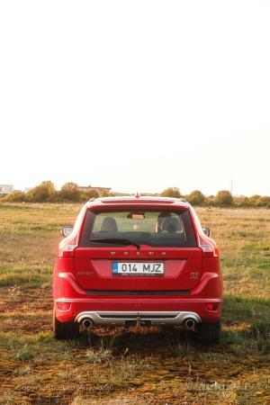 Red Volvo XC60 2011 in Tallinn, with an engine capacity of 2.40 L and mileage of 0 thousand km for 8000 €, photo 7 on AUTOMOTO.COM.LV