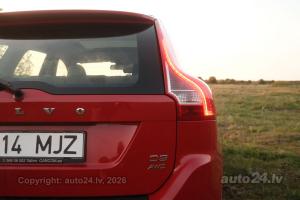 Red Volvo XC60 2011 in Tallinn, with an engine capacity of 2.40 L and mileage of 0 thousand km for 8000 €, photo 10 on AUTOMOTO.COM.LV