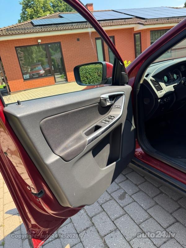 Red Volvo XC60 2012 in Tallinn, with an engine capacity of 2.00 L and mileage of 182 thousand km for 8600 €, photo 8 on AUTOMOTO.COM.LV