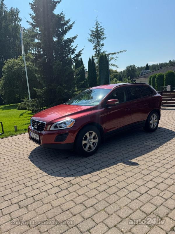 Sarkans Volvo XC60 2012 Tallina, ar dzinēja tilpumu 2.00 L un nobraukumu 182 tūkst. km par 8600 €, foto 2 vietnē AUTOMOTO.COM.LV