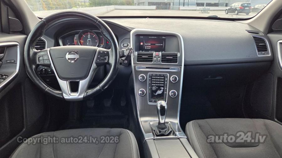 Red Volvo XC60 2014 in Tallinn, with an engine capacity of 2.00 L and mileage of 320 thousand km for 6990 €, photo 10 on AUTOMOTO.COM.LV