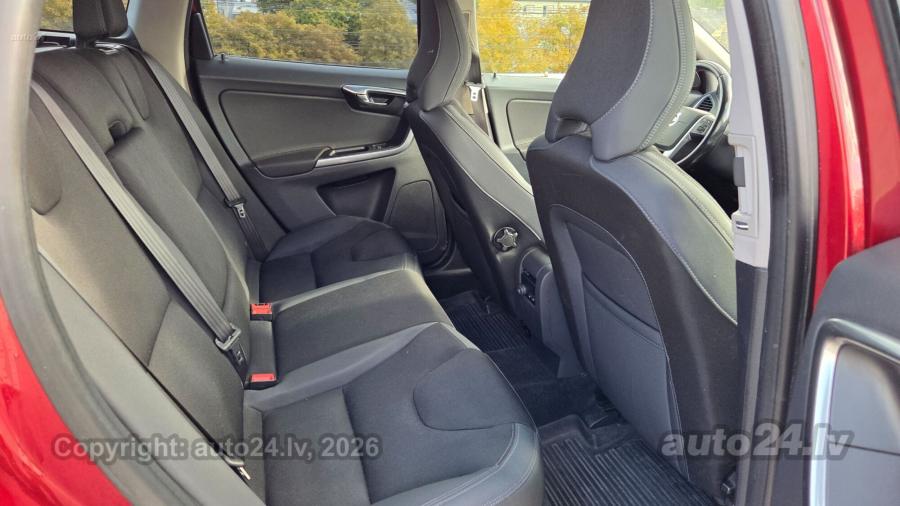 Red Volvo XC60 2014 in Tallinn, with an engine capacity of 2.00 L and mileage of 320 thousand km for 6990 €, photo 12 on AUTOMOTO.COM.LV
