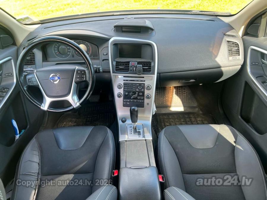 Volvo XC60 2010 Tallina, ar dzinēja tilpumu 2.40 L un nobraukumu 355 tūkst. km par 6500 €, foto 9 vietnē AUTOMOTO.COM.LV