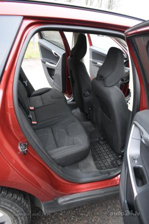 Volvo XC60 2011 Narva, ar dzinēja tilpumu 2.00 L un nobraukumu 159 tūkst. km par 9850 €, foto 10 vietnē AUTOMOTO.COM.LV