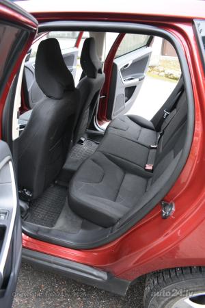 Volvo XC60 2011 Narva, ar dzinēja tilpumu 2.00 L un nobraukumu 159 tūkst. km par 9850 €, foto 11 vietnē AUTOMOTO.COM.LV