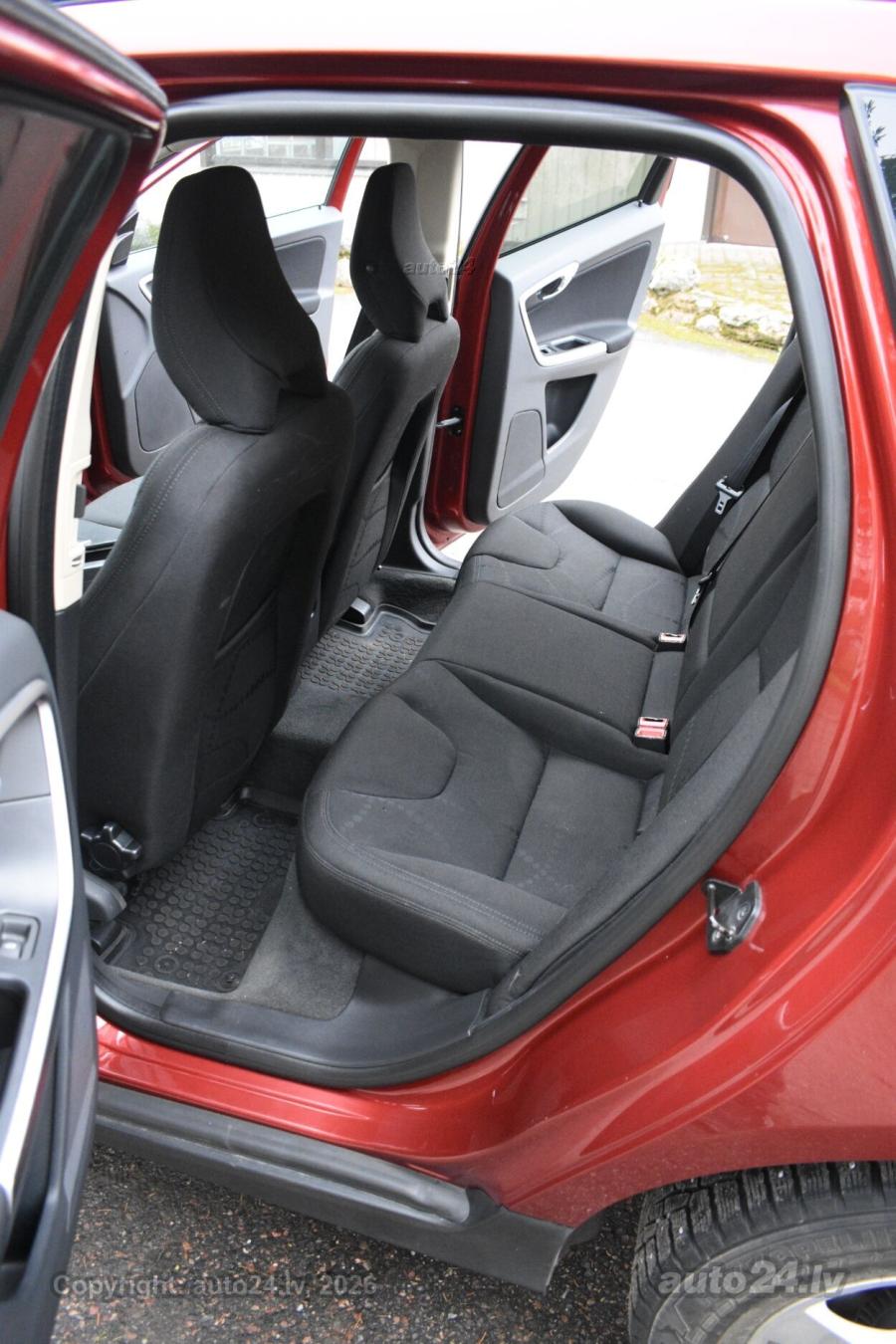 Volvo XC60 2011 Narva, ar dzinēja tilpumu 2.00 L un nobraukumu 159 tūkst. km par 9850 €, foto 11 vietnē AUTOMOTO.COM.LV