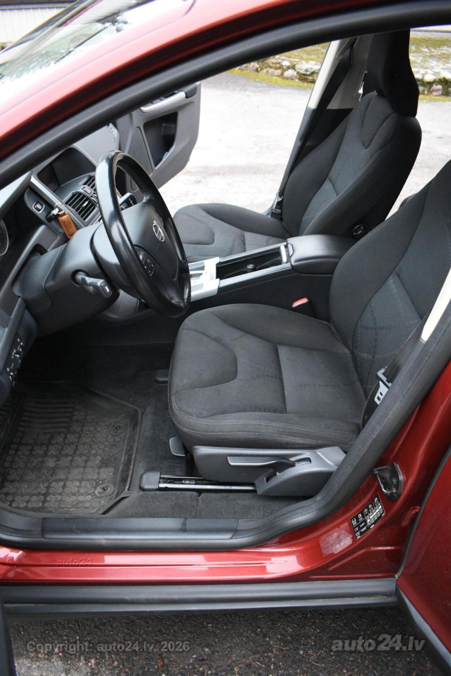 Volvo XC60 2011 Narva, ar dzinēja tilpumu 2.00 L un nobraukumu 159 tūkst. km par 9850 €, foto 12 vietnē AUTOMOTO.COM.LV