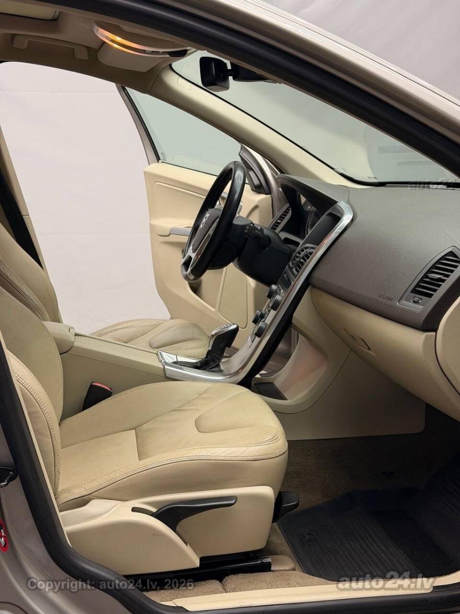 Volvo XC60 2012 Tallina, ar dzinēja tilpumu 2.40 L un nobraukumu 286 tūkst. km par 10000 €, foto 10 vietnē AUTOMOTO.COM.LV