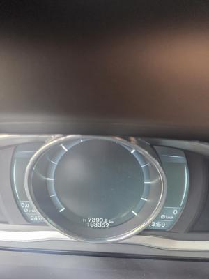 Volvo XC60 2014 in Tallinn, with an engine capacity of 2.00 L and mileage of 195 thousand km for 12500 €, photo 3 on AUTOMOTO.COM.LV