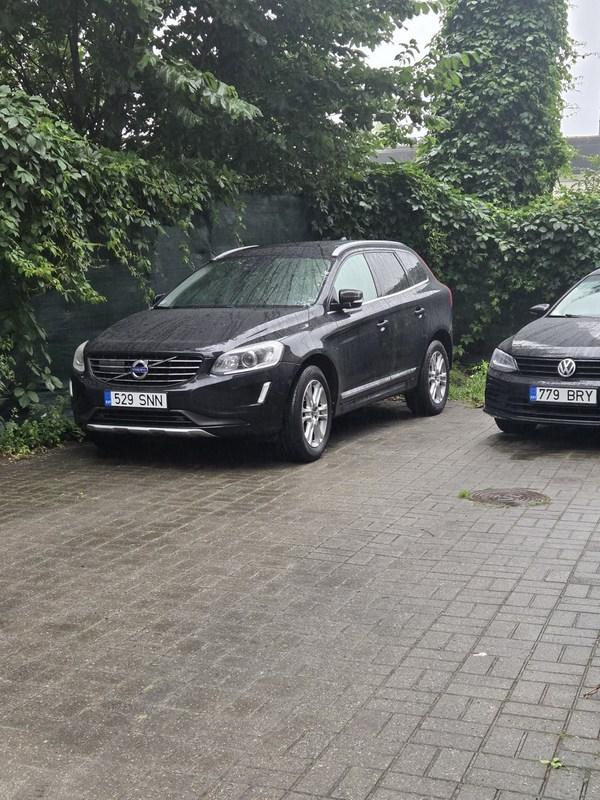 Volvo XC60 2014 in Tallinn, with an engine capacity of 2.00 L and mileage of 195 thousand km for 12500 €, photo 3 on AUTOMOTO.COM.LV