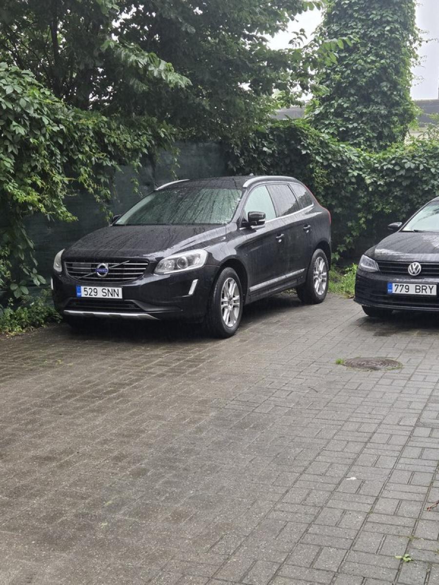 Volvo XC60 2014 in Tallinn, with an engine capacity of 2.00 L and mileage of 195 thousand km for 12500 €, photo 4 on AUTOMOTO.COM.LV