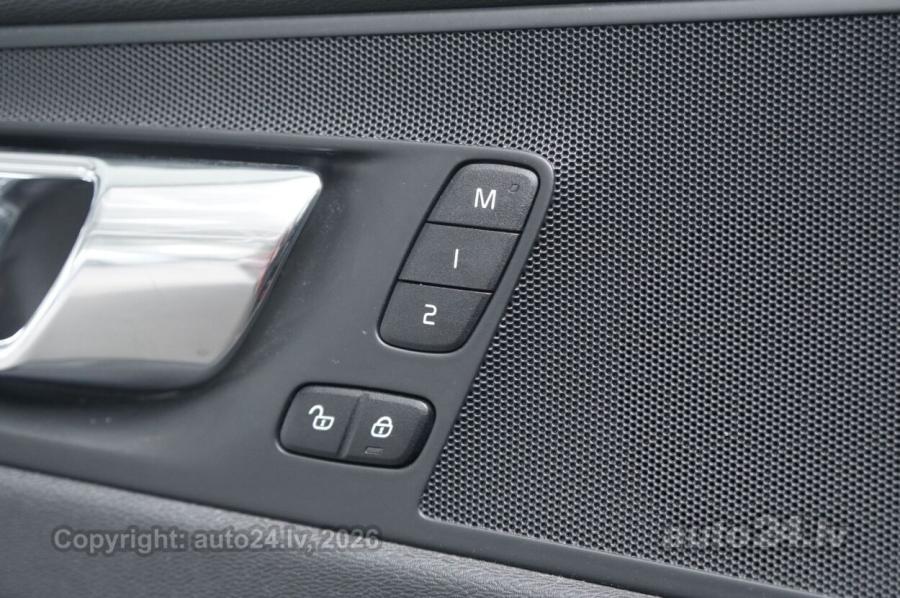 Volvo XC60 2017 in Tallinn, with an engine capacity of 2.00 L and mileage of 173 thousand km for 24990 €, photo 14 on AUTOMOTO.COM.LV