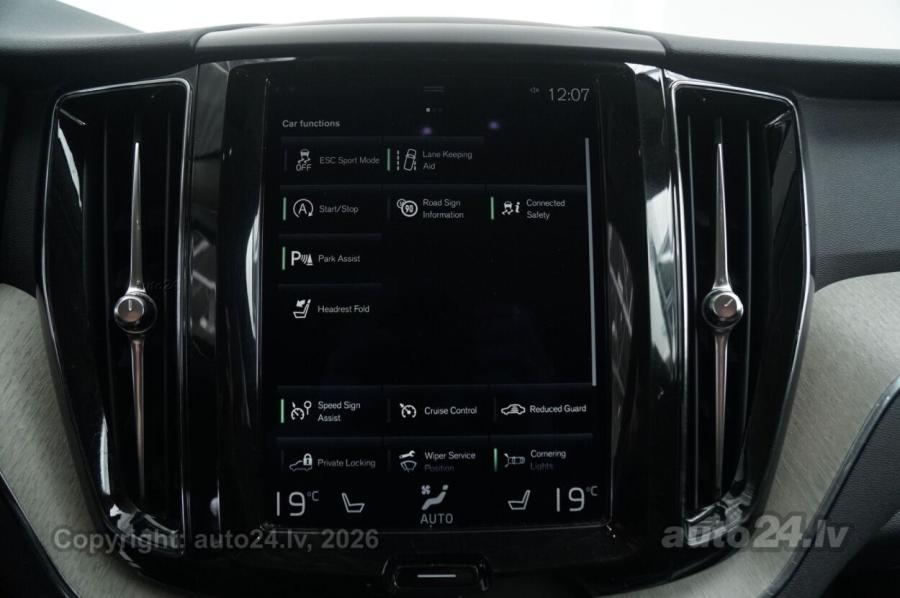 Volvo XC60 2017 in Tallinn, with an engine capacity of 2.00 L and mileage of 173 thousand km for 24990 €, photo 16 on AUTOMOTO.COM.LV
