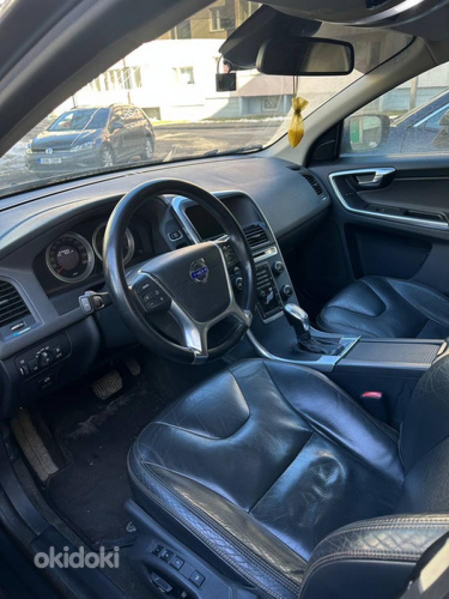 Volvo XC60 2017 in Tallinn, with an engine capacity of 2.40 L and mileage of 275 thousand km for 10500 €, photo 5 on AUTOMOTO.COM.LV