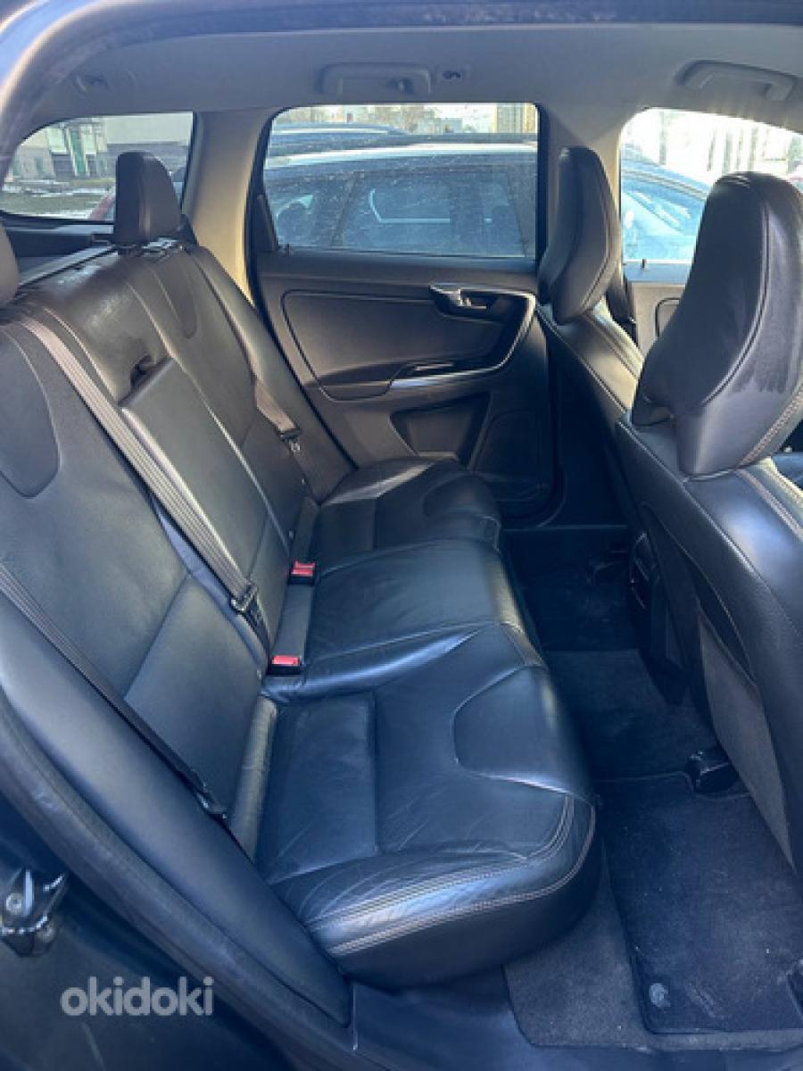 Volvo XC60 2017 in Tallinn, with an engine capacity of 2.40 L and mileage of 275 thousand km for 10500 €, photo 7 on AUTOMOTO.COM.LV