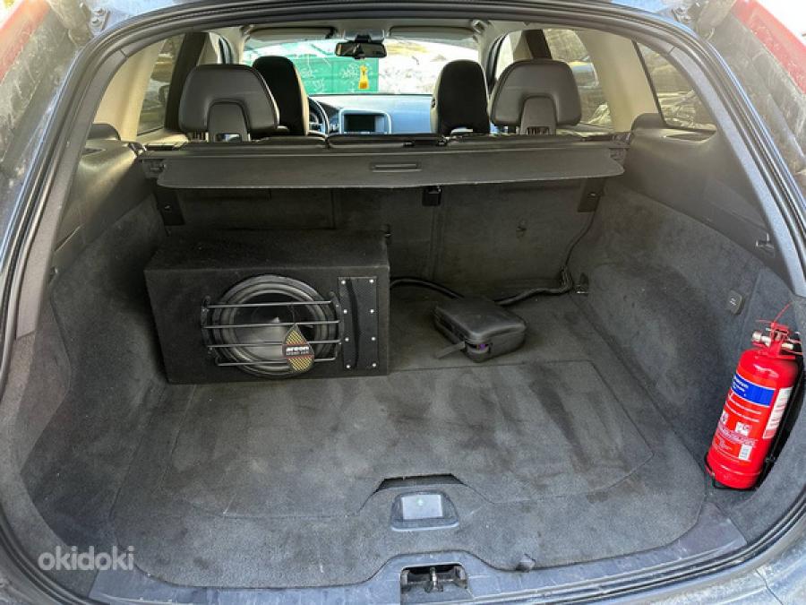 Volvo XC60 2017 in Tallinn, with an engine capacity of 2.40 L and mileage of 275 thousand km for 10500 €, photo 9 on AUTOMOTO.COM.LV